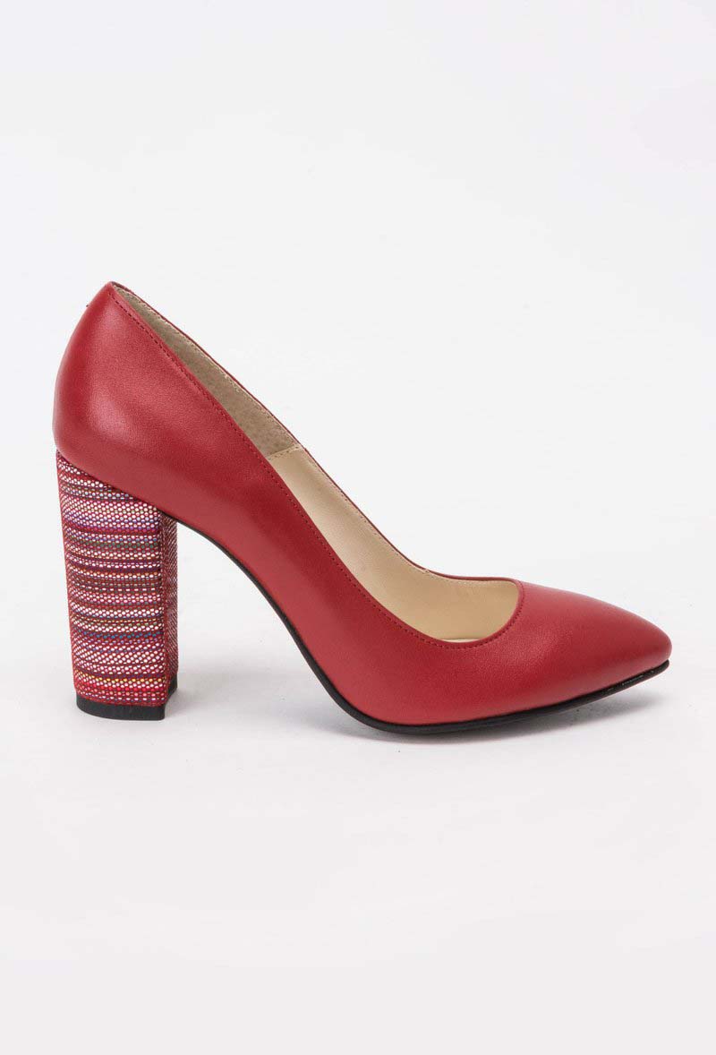 Red elegant shoes natural leather slightly pointed toe tip